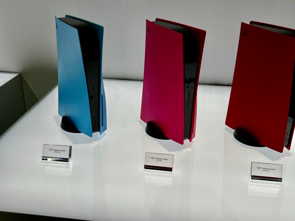 Les nouvelles couleurs de la PS5 sont encore plus belles en vrai ...