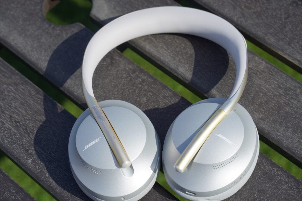 Casque Bose QuietComfort Ultra vs Bose NCH 700 : lequel devriez-vous acheter ? - ThemeLocal ...